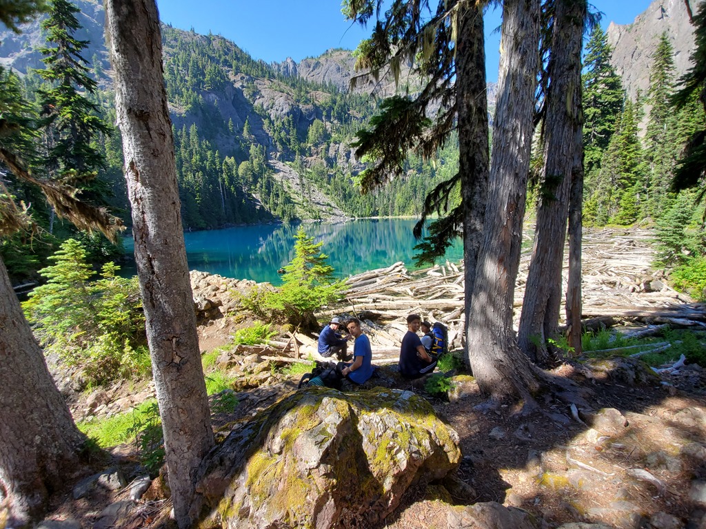 Hiking up to Lake Constance – Hyun Family