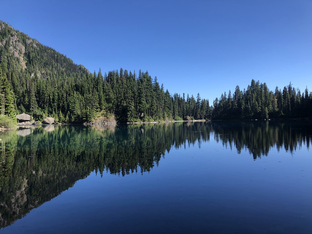 Hiking up to Lake Constance – Hyun Family